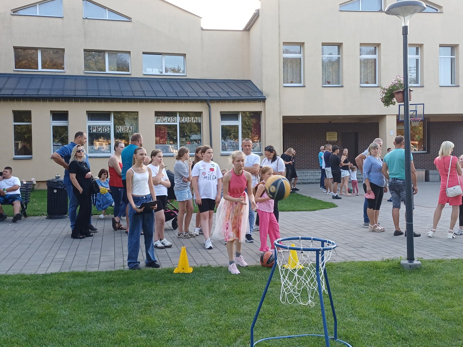 Tarptautinė jaunimo diena „Dabar geriausi mūsų vakarai!“ Butrimonyse su ...